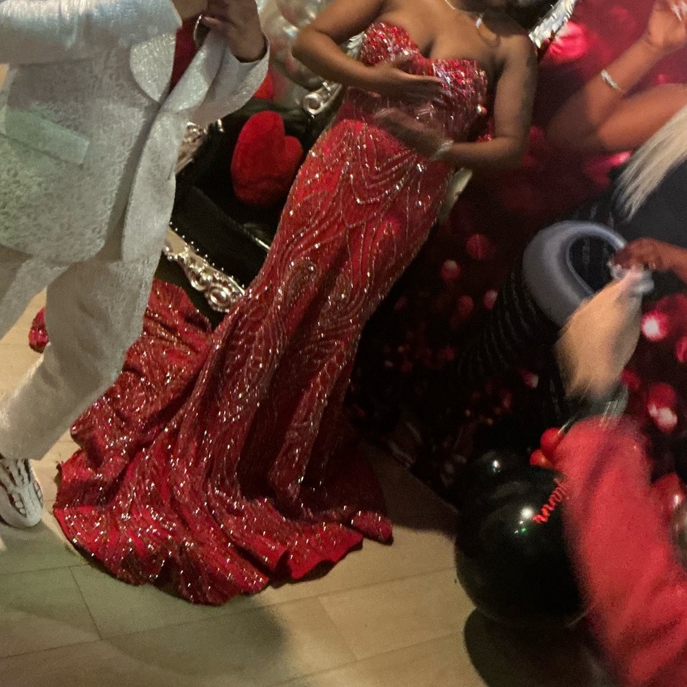 Elegant Red Beaded Strapless Prom Dress - Gem
